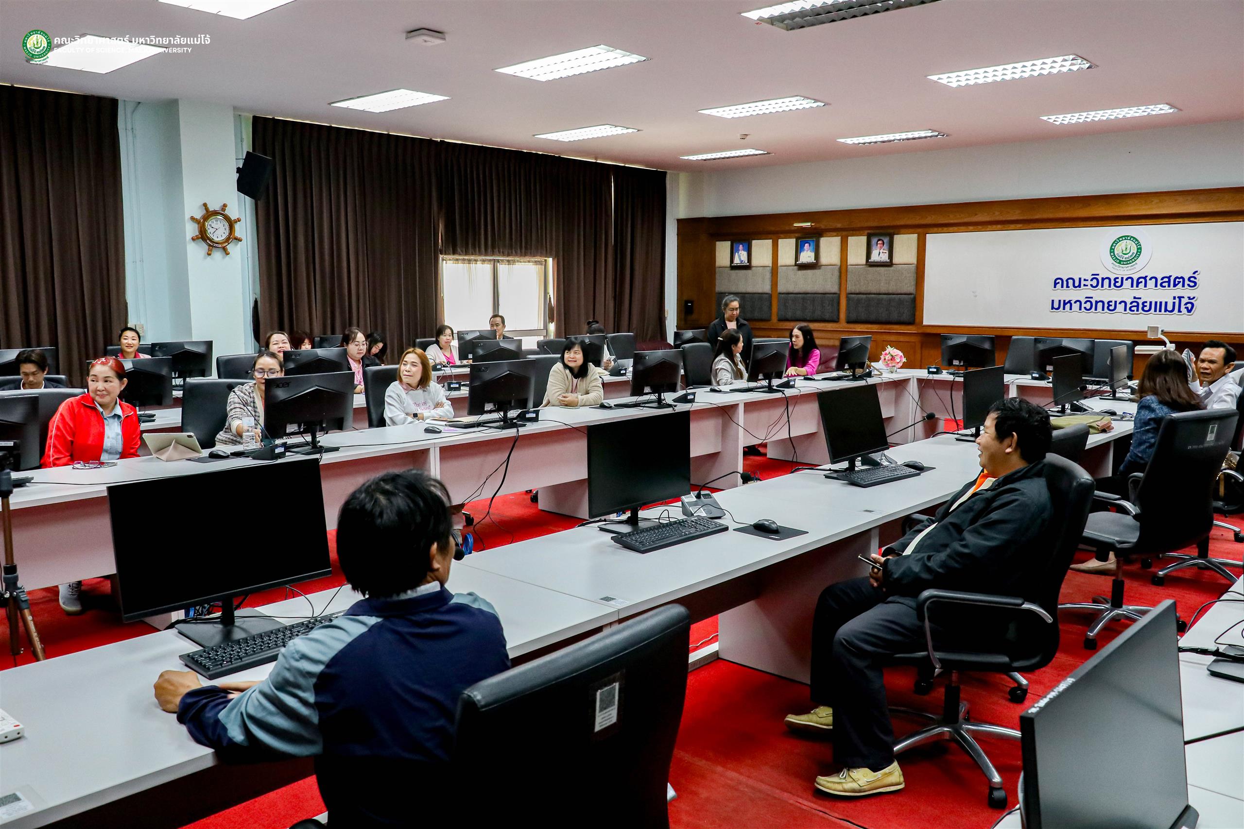 คณะวิทยาศาสตร์ จัดกิจกรรม Science Talk
